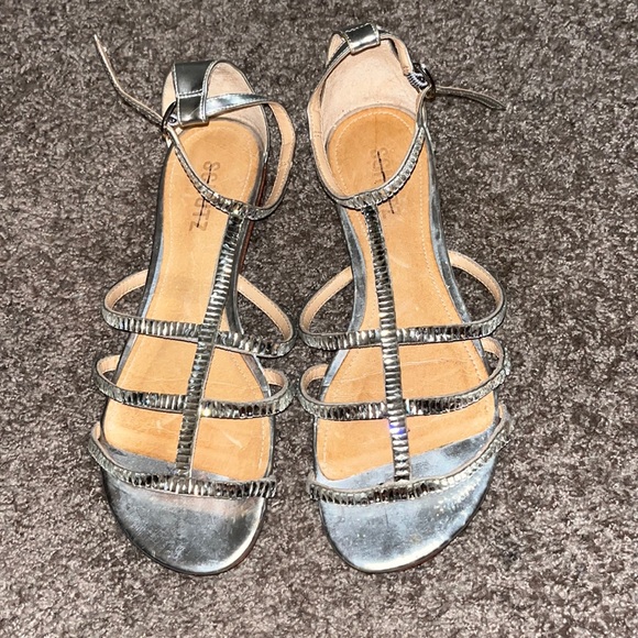SCHUTZ | Shoes | Schutz Silver Sandals | Poshmark